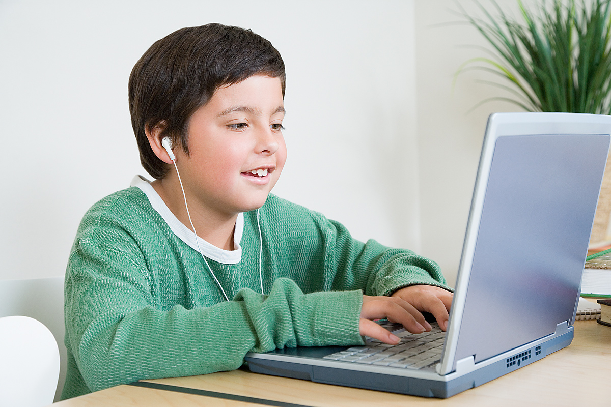 » kid computerWhoopie 100.9